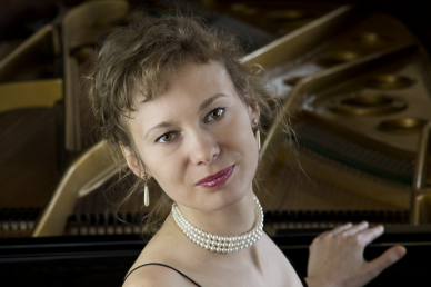 SZTE Bartók Béla Művészeti Kar | Dr. Császár Zsuzsanna - ZONGORA